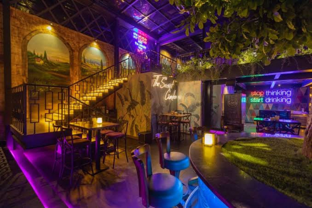 Commercial Bar Interior Designs | Best Interior Design Architectural ...